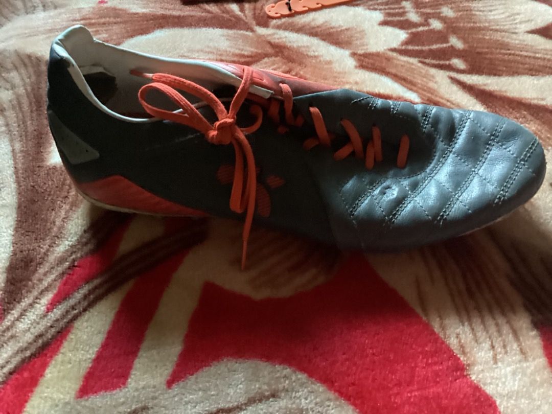 Kipsta, Men's Fashion, Footwear, Boots on Carousell