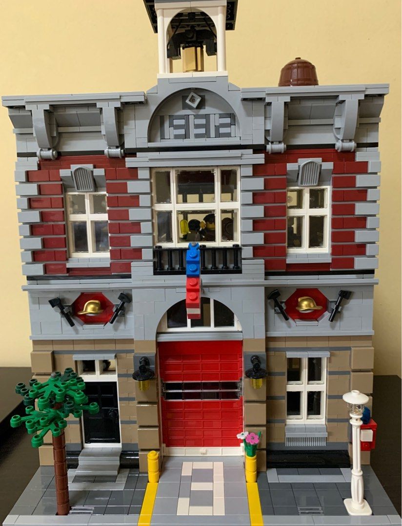 Lego Modular Fire Station 10197 Town Hall 10224 Set, Hobbies & Toys ...
