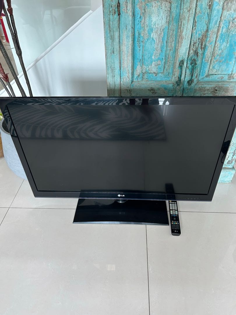 LG 42 inch LED TV, TV & Home Appliances, TV & Entertainment, TV on ...
