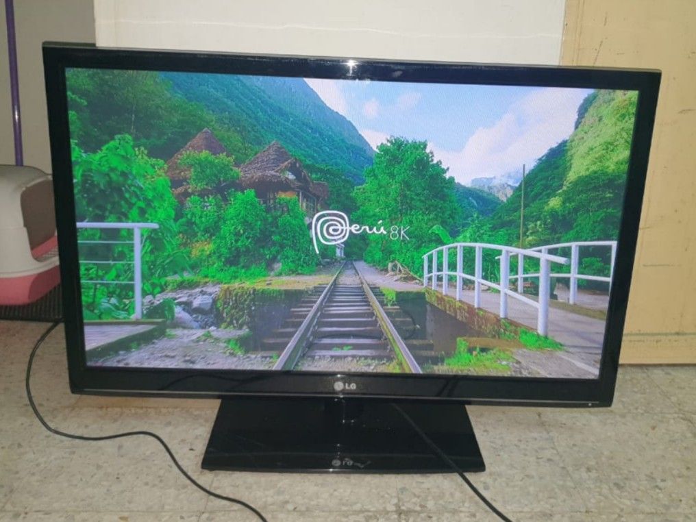LG plasma tv 42 inci like a new rm400, TV & Home Appliances, TV ...