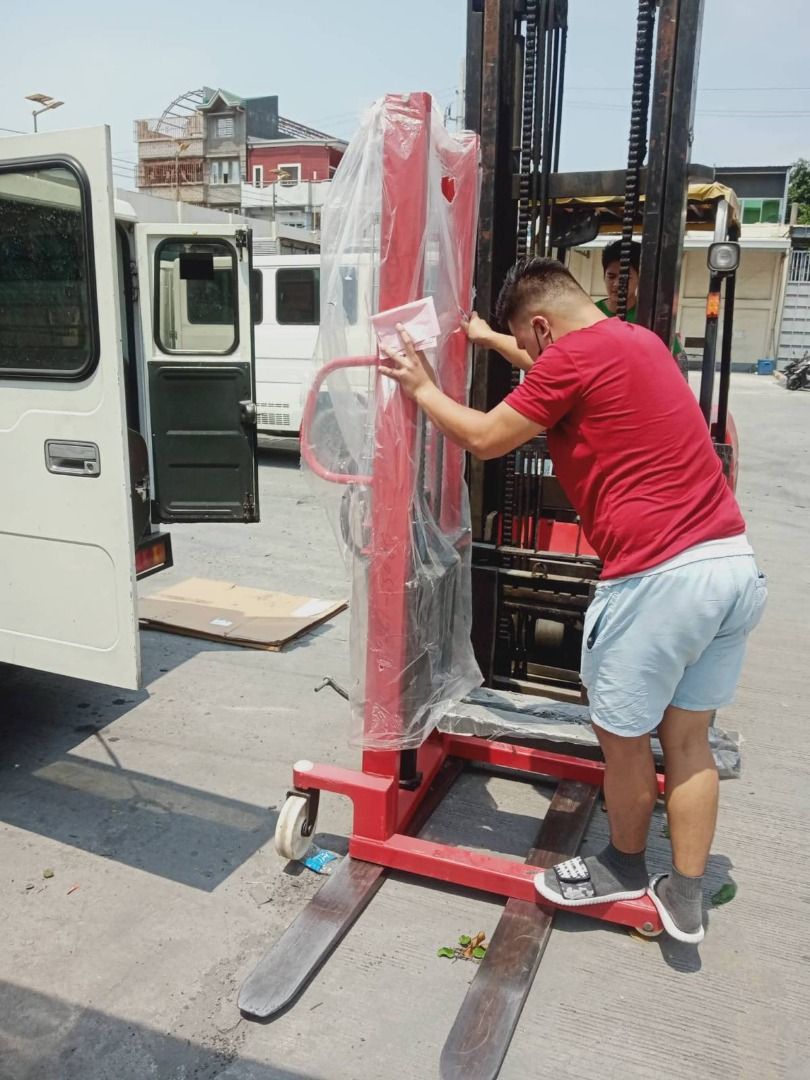 Manual Lifter Pallet Stacker 1.6 Tons, Commercial & Industrial ...