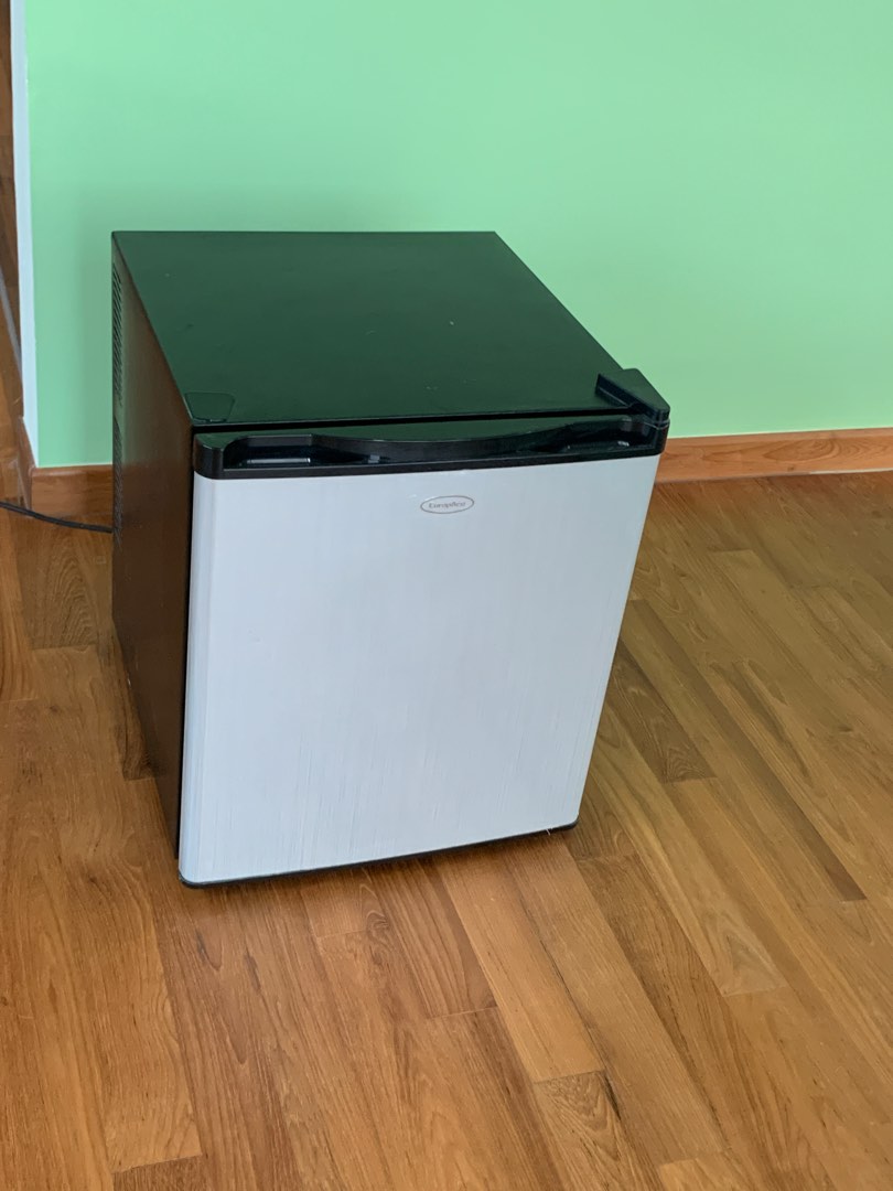 Mini Fridge E9250 50L, TV & Home Appliances, Kitchen Appliances ...