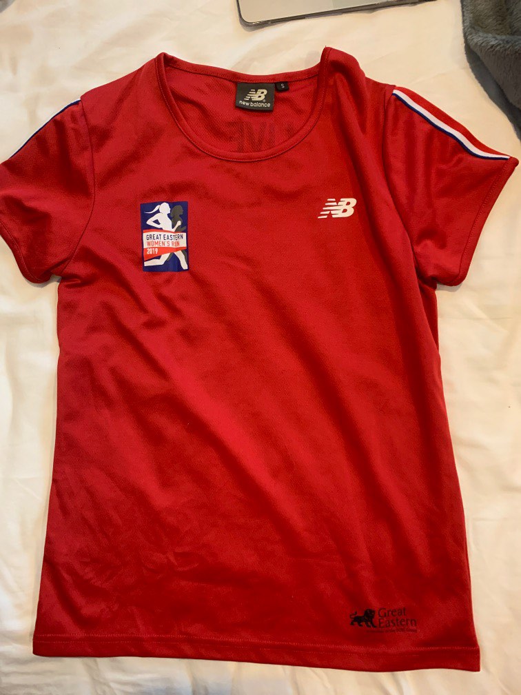 New balance workout top, Women's Fashion, Activewear on Carousell