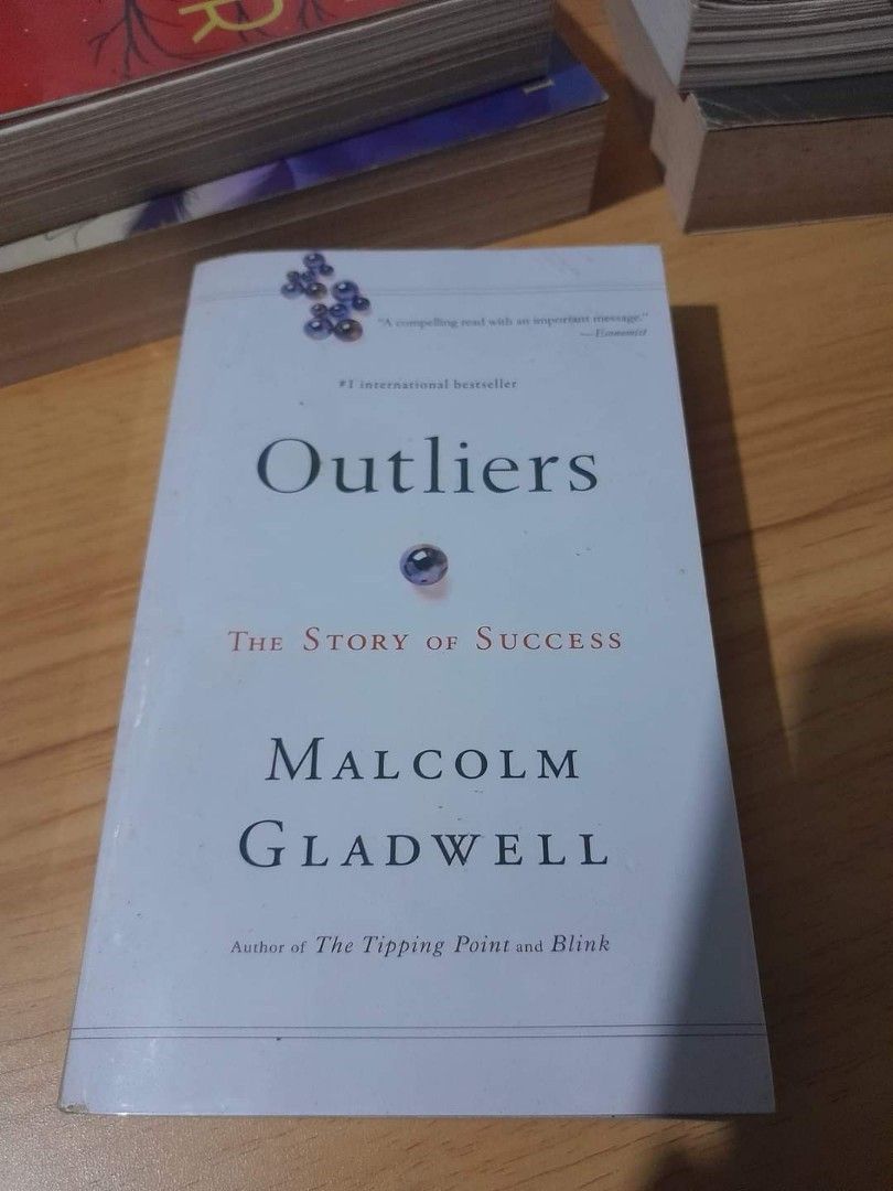 Outliers by Malcolm Gladwell on Carousell