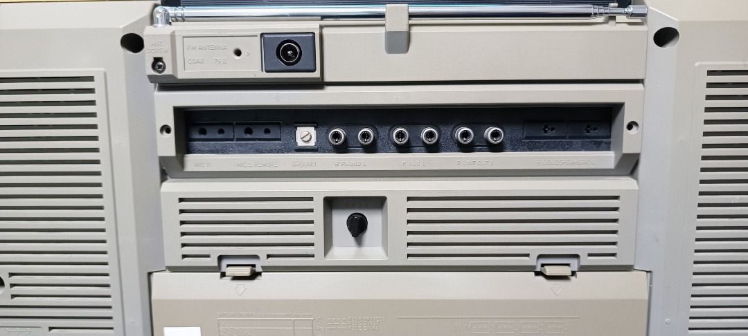 Philips D8634 boombox made in Austria with 3-motor mechanism, 音響器材, 音樂 ...