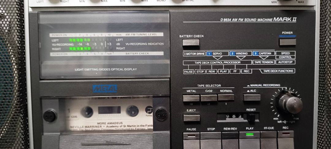 Philips D8634 boombox made in Austria with 3-motor mechanism, 音響器材, 音樂 ...