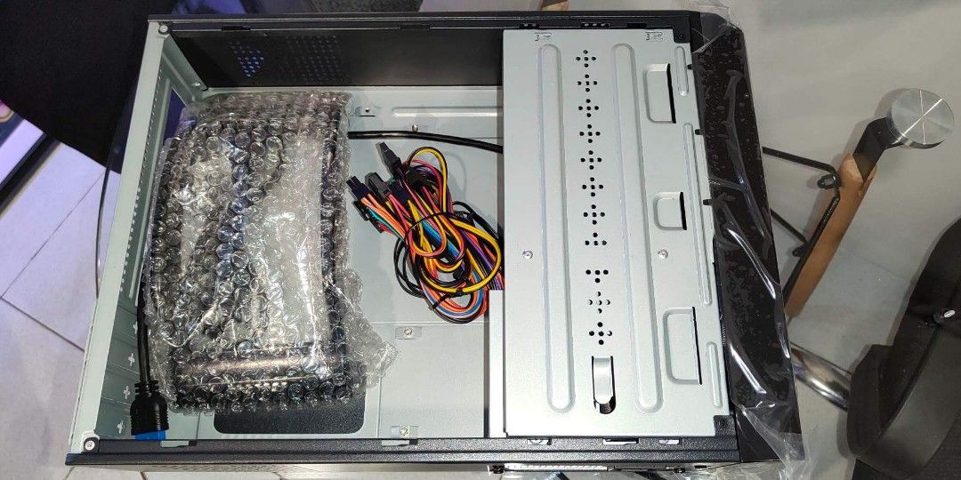 Powerlogic Q5 Slim Mini-Micro ATX PC Desktop Case with 600w PSU ...