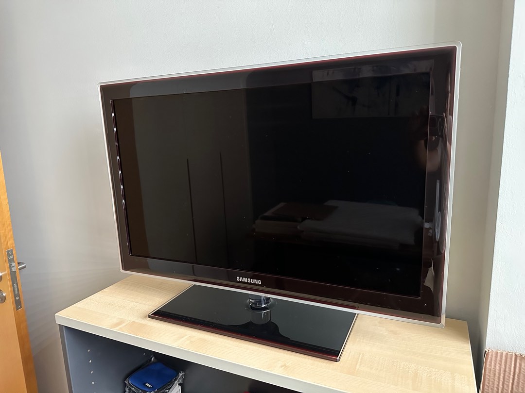 Samsung 32 inch TV, TV & Home Appliances, TV & Entertainment, TV on ...