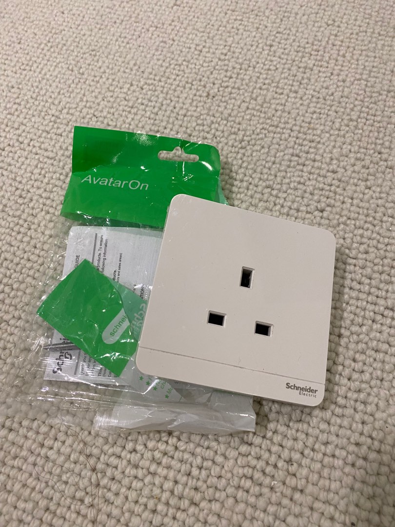 Schneider AvatarOn 13A 1 Gang Socket, 其他, 其他 - Carousell
