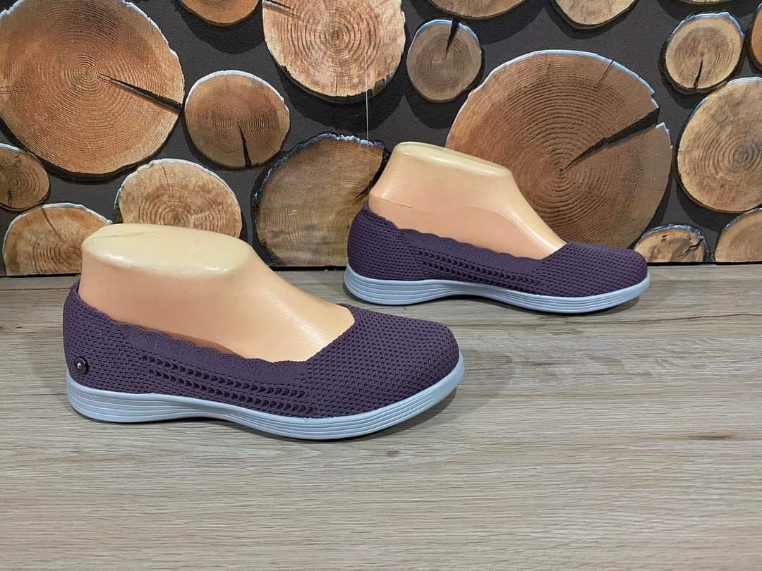 Skechers original GoWalk Lite Moonlight, Fesyen Wanita, Sepatu di Carousell