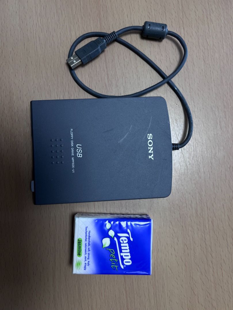 SONY 3 -1/2 floppy disk drive MPF82E-U1 USB, 電腦＆科技, 電腦周邊及配件, 其他 - Carousell