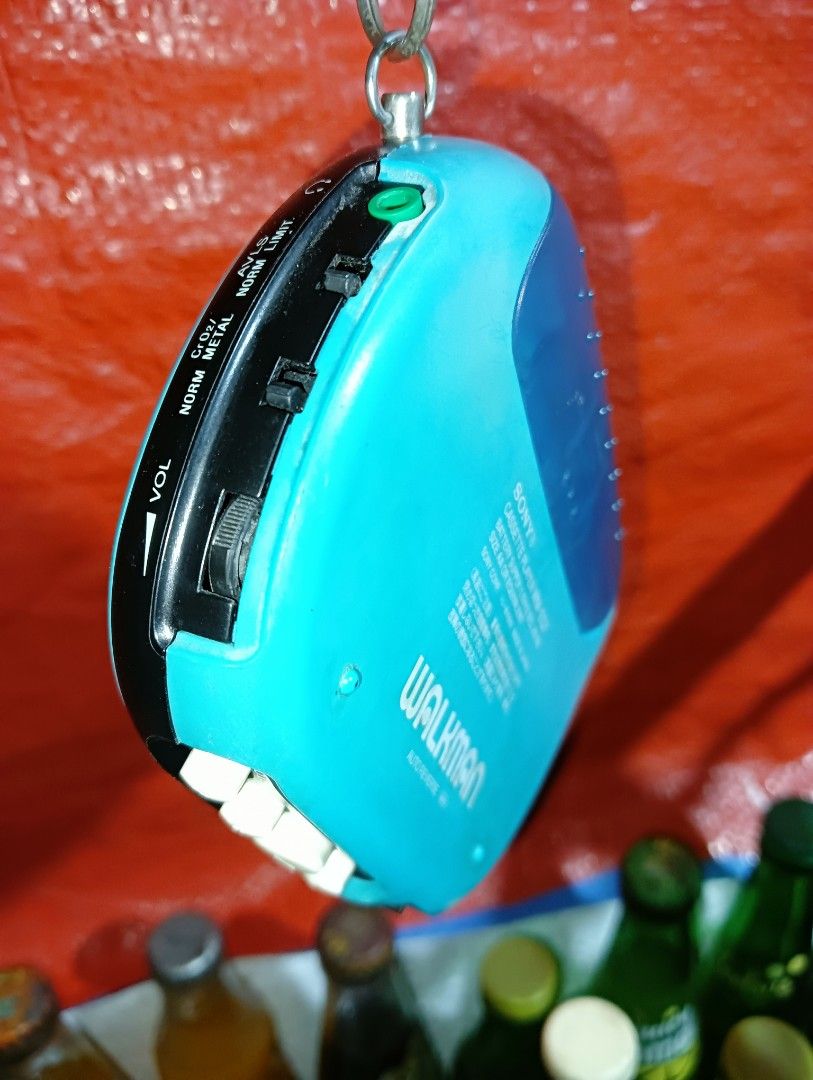 Sony Bean Walkman WM EQ7, Hobbies & Toys, Memorabilia & Collectibles ...