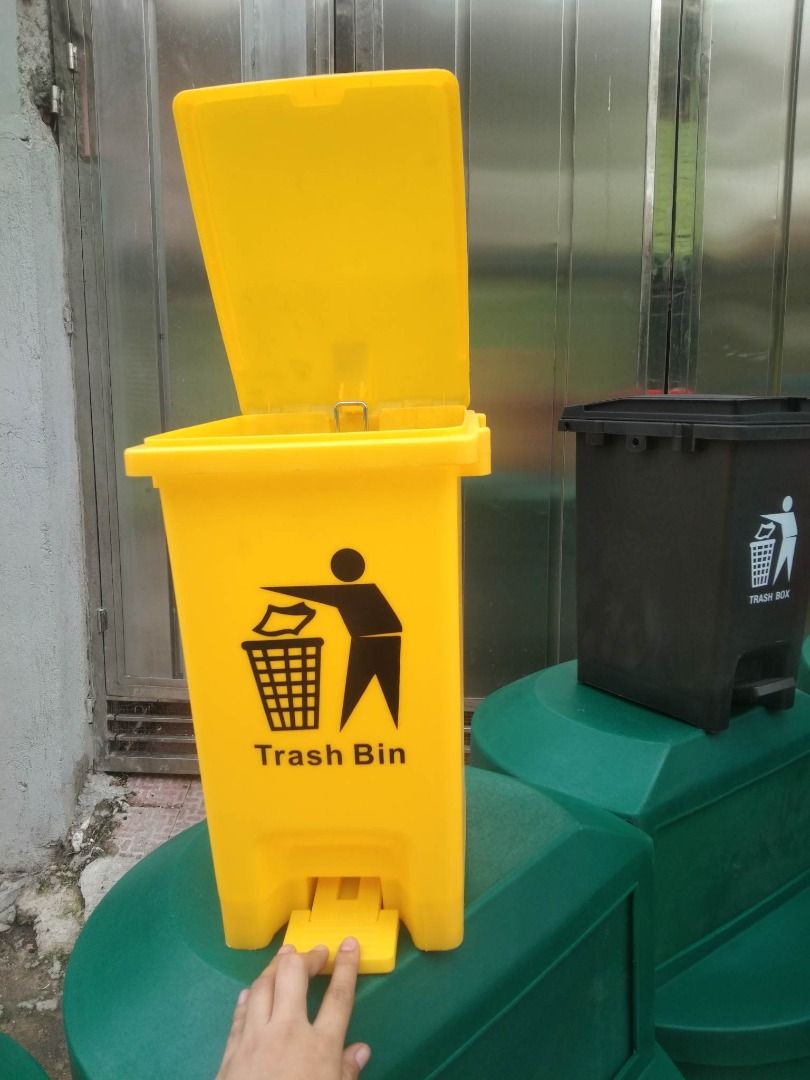 step on bin/clip trash bin, Furniture & Home Living, Cleaning ...