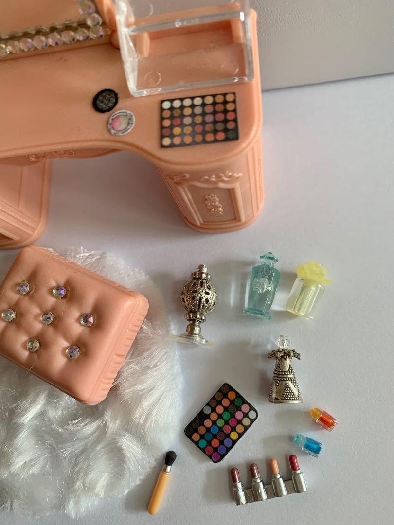 Sylvanian Dressing Table, Hobbies & Toys, Toys & Games on Carousell