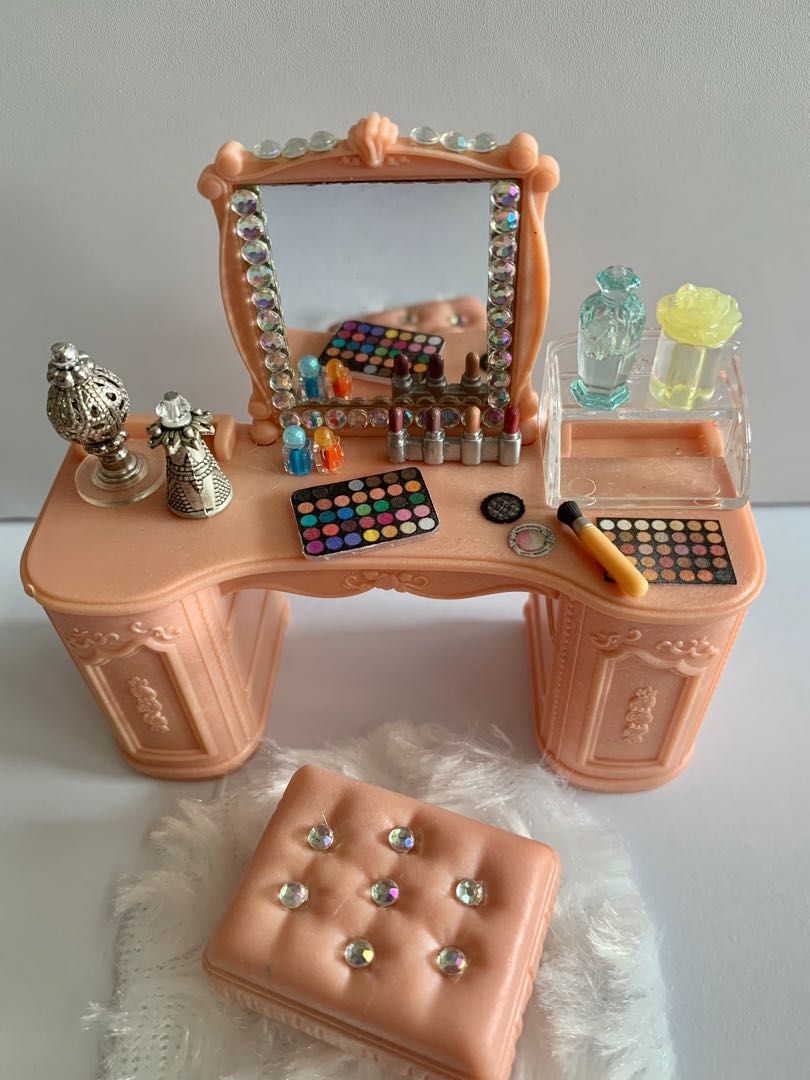 Sylvanian Dressing Table, Hobbies & Toys, Toys & Games on Carousell