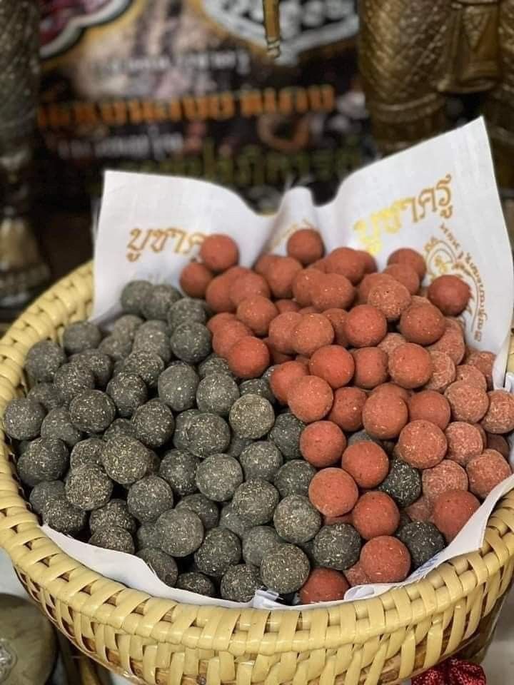 Thai amulet lookaom saneah keaw manee nakkarah Lp Channai. Saneah metta maha niyom, Hobbies ...