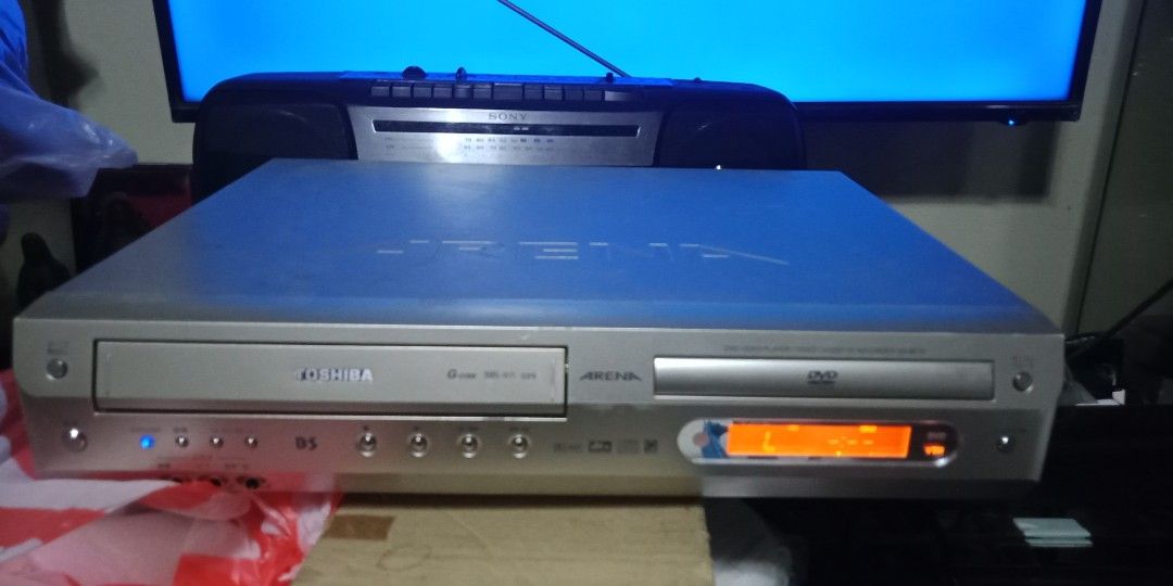 Toshiba Arena VHS DVD player, TV & Home Appliances, TV & Entertainment ...