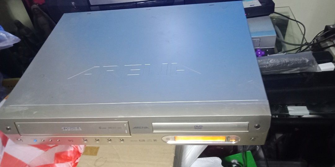 Toshiba Arena VHS DVD player, TV & Home Appliances, TV & Entertainment, Blu-Ray & Media Players ...