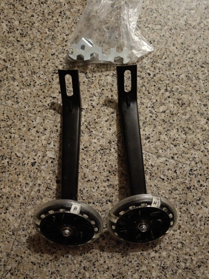 Training wheel 20inch, Sports Equipment, Bicycles & Parts, Parts ...