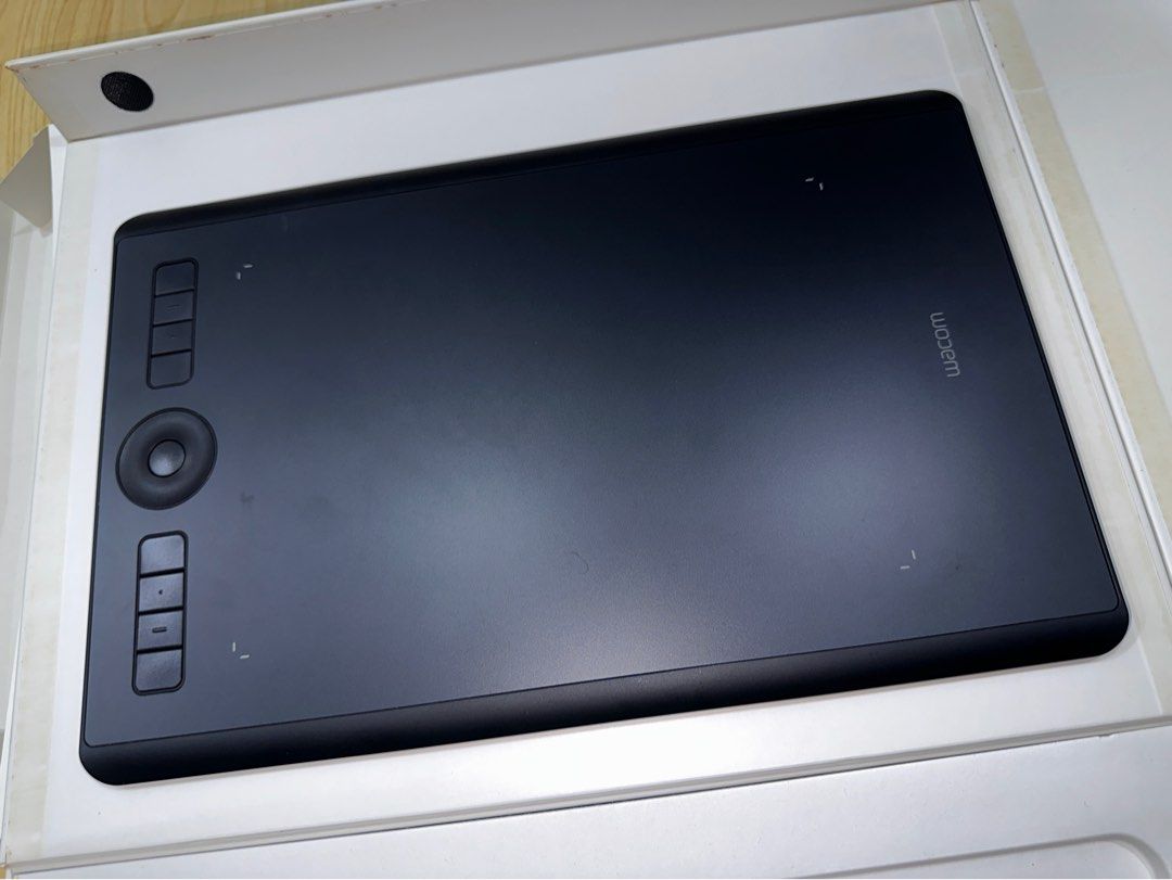 Wacom Intuos Pro M - Paper Edition, Computers & Tech, Parts ...