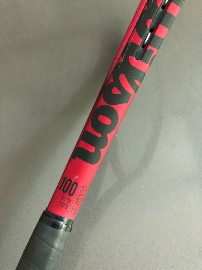 Wilson Clash 100 V2 (Grip 1, 295g), Sports Equipment, Sports & Games, Racket & Ball Sports on ...