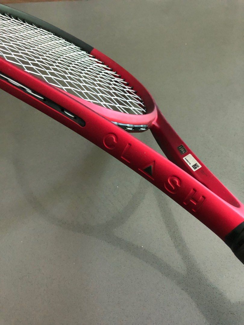 Wilson Clash 100 V2 (Grip 1, 295g), Sports Equipment, Sports & Games, Racket & Ball Sports on ...