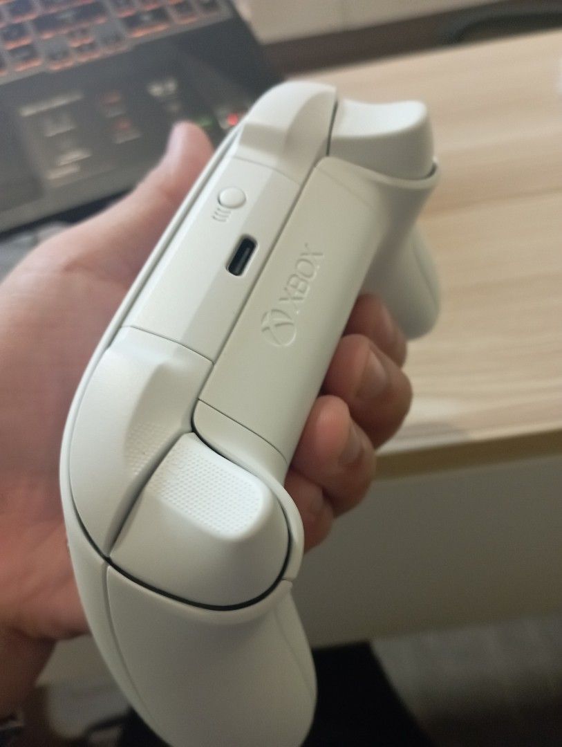 Xbox controller robot white, Video Gaming, Gaming Accessories ...