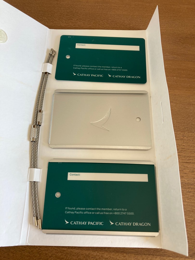 （全新絕版） 國泰航空行金屬李牌 CX Luggage Tag, 興趣及遊戲, 收藏品及紀念品, 古董收藏 - Carousell
