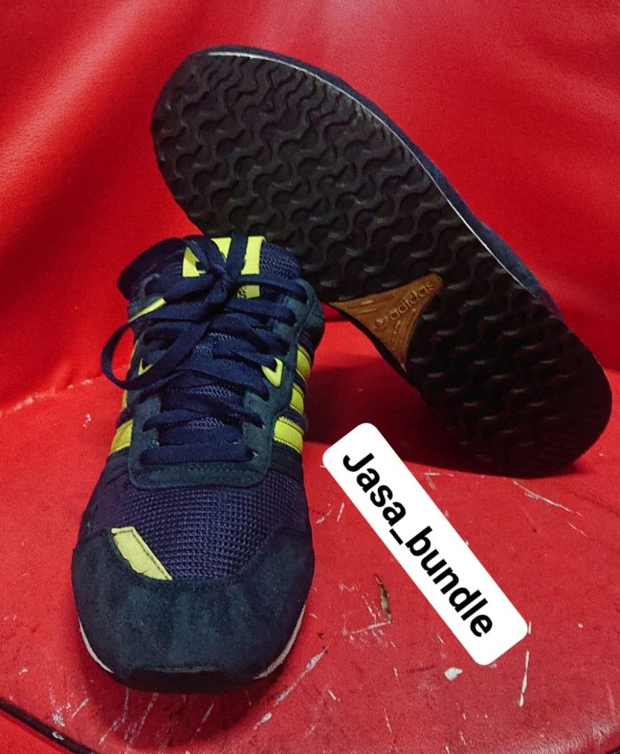 Adidas ZX700 saiz 9.5uk, Men's Fashion, Footwear, Sneakers on Carousell