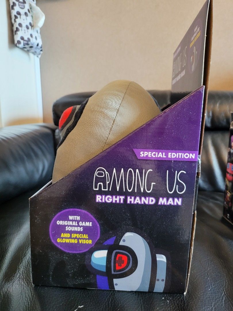 Among US Right Hand Man Feature Plush, 興趣及遊戲, 玩具 & 遊戲類 - Carousell
