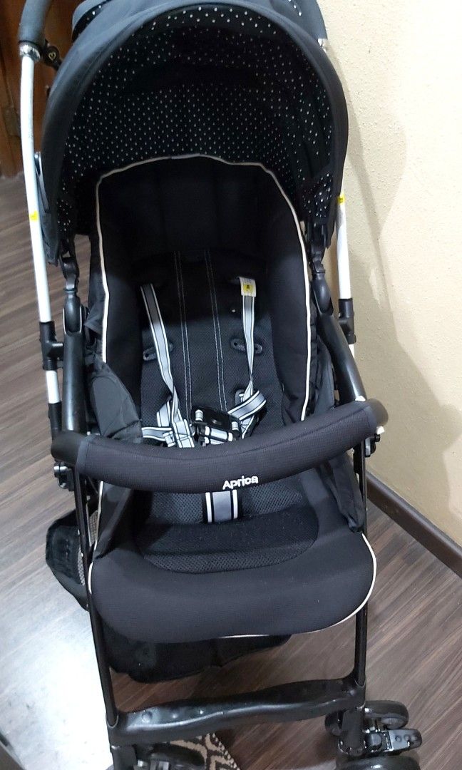 ️ APRICA AIR RIA LUXUNA Lightweight Stroller Pram - Black Polka Dots ...