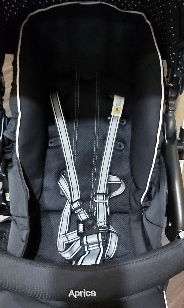 ️ APRICA AIR RIA LUXUNA Lightweight Stroller Pram - Black Polka Dots ...