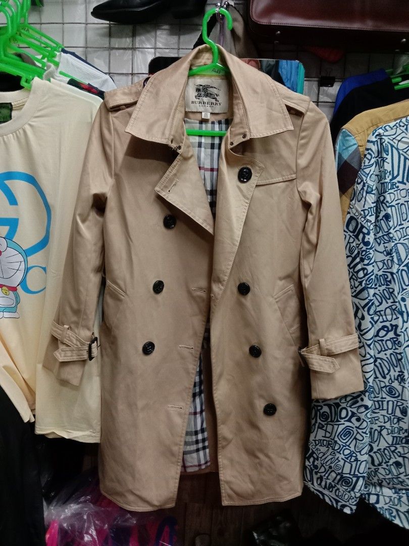 Burberry semi coat type on Carousell