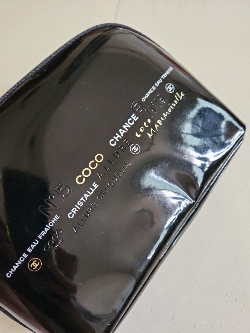 Chanel makeup cosmetic beauty faux patent leather offert par bag pouch ...