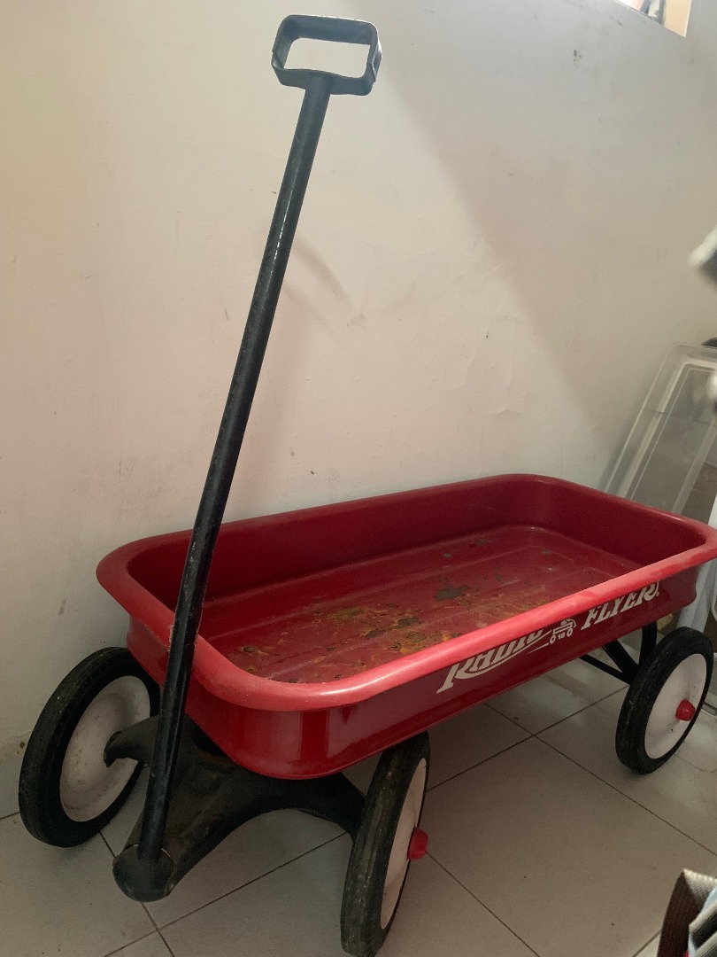 Classic Red Radio Flyer Wagon from the US, Hobbies & Toys, Toys & Games ...