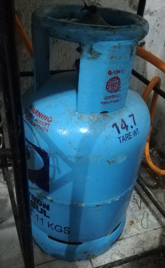 Gasul tank with table stove, TV & Home Appliances, Kitchen Appliances ...