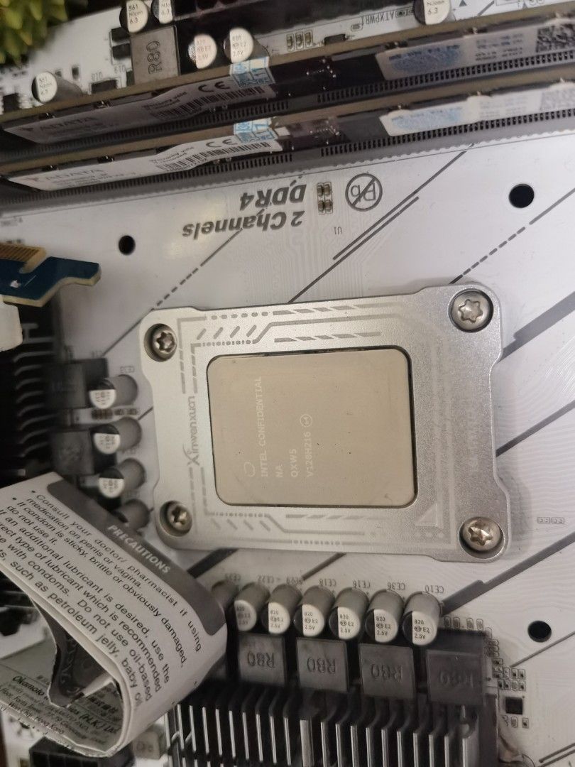 Intel confidential qxw5 processor engineering sample, Computers & Tech ...