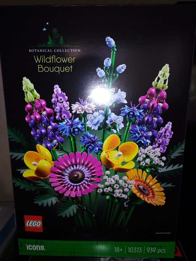 Lego Wildflower boquet 10313, Hobbies & Toys, Toys & Games on Carousell
