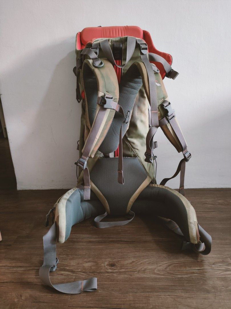 Macpac Vamoose child carrier, Sports Equipment, Hiking & Camping on ...