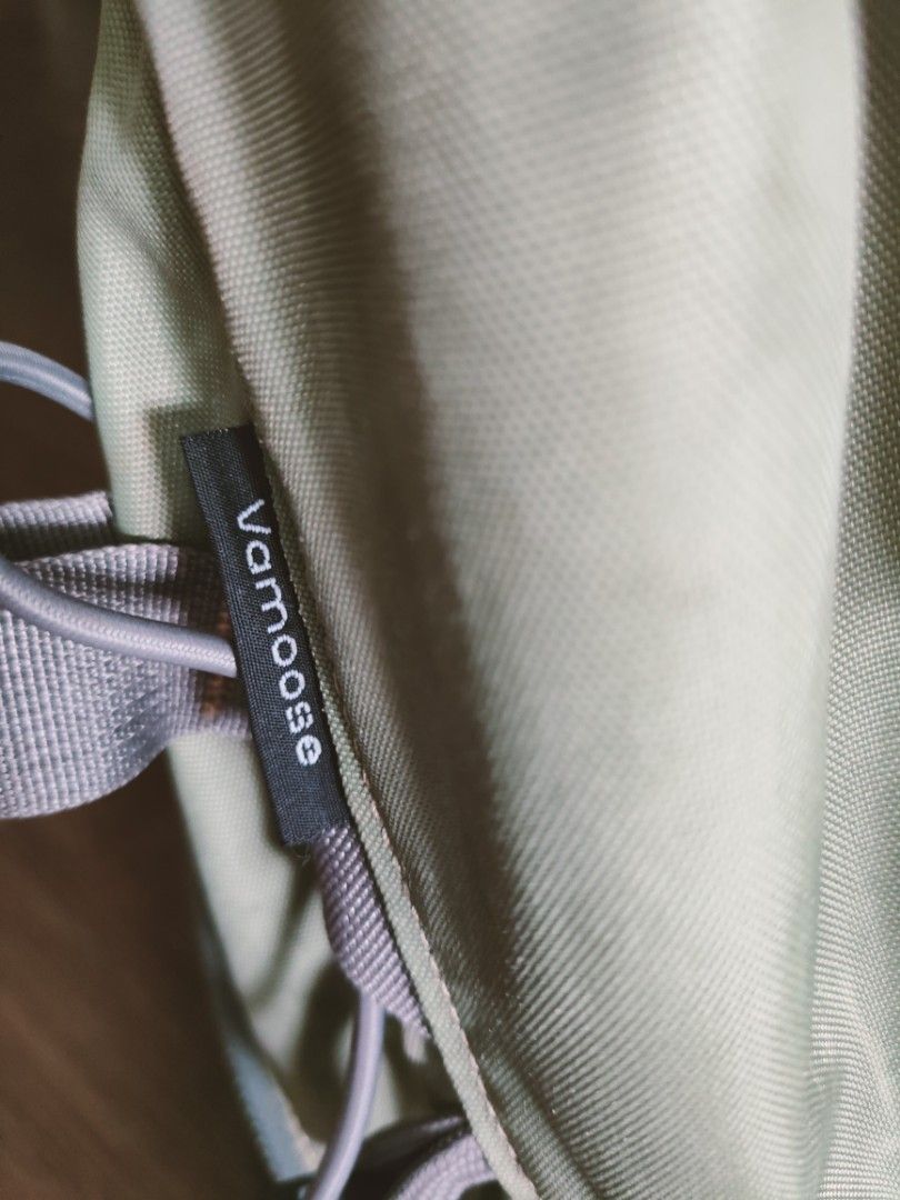 Macpac Vamoose child carrier, Sports Equipment, Hiking & Camping on ...