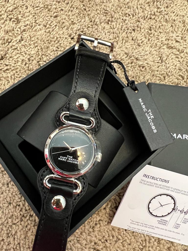 Marc Jacobs the cuff black, Barang Mewah, Jam Tangan di Carousell