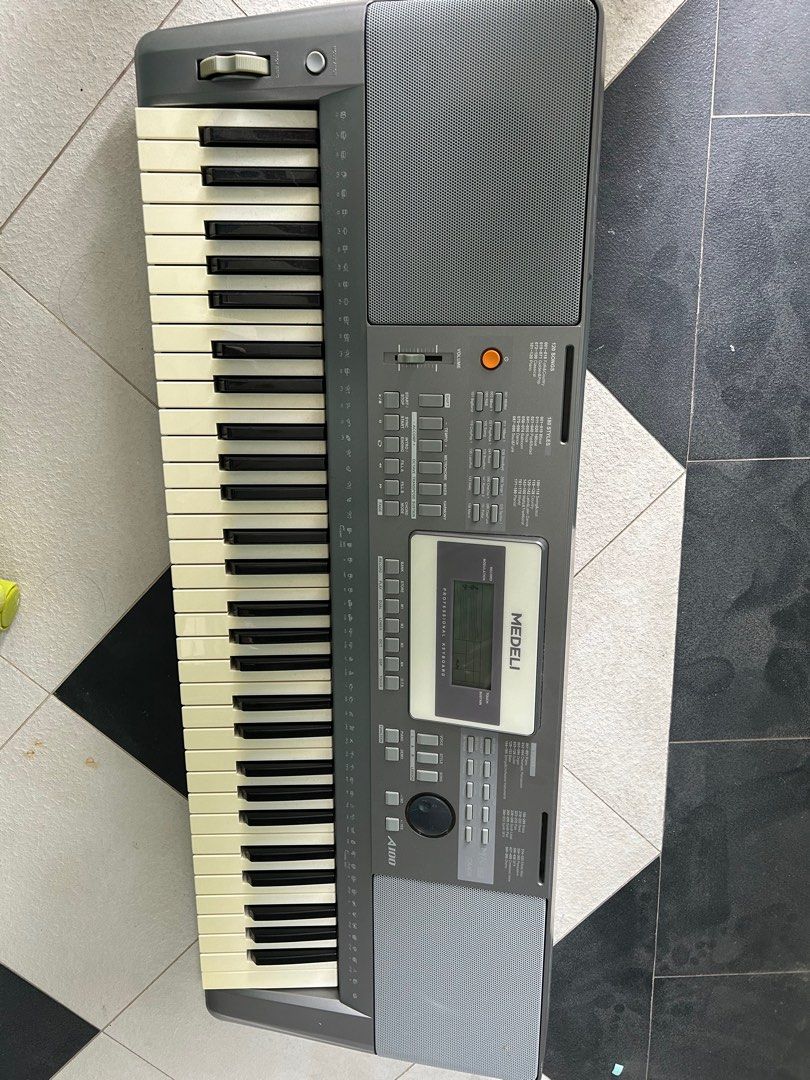 Medeli keyboard electronic organ, Hobbies & Toys, Music & Media ...