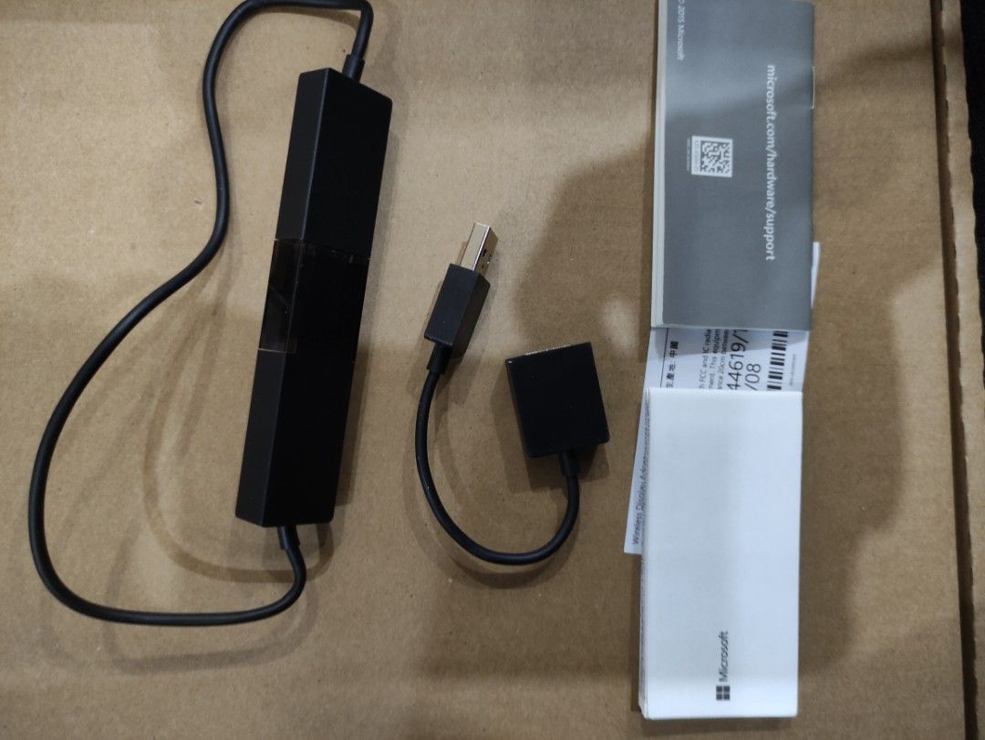 Microsoft Wireless Display Video Adapter v2, Computers & Tech, Parts ...