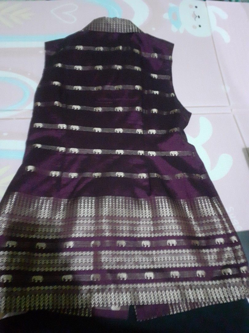 Outer kain tenun motif gajah, Fesyen Wanita, Pakaian Wanita, Baju ...