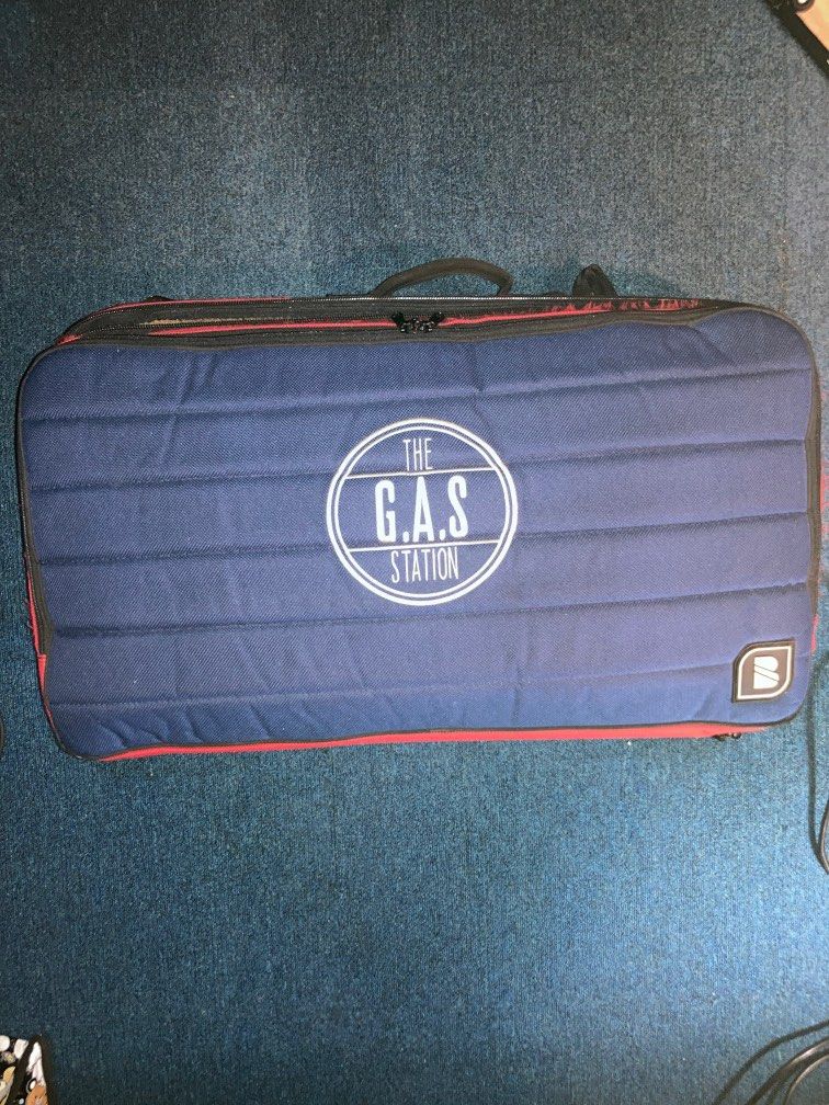 Pedalboard bag and wooden pedalboard, Hobbies & Toys, Music & Media ...