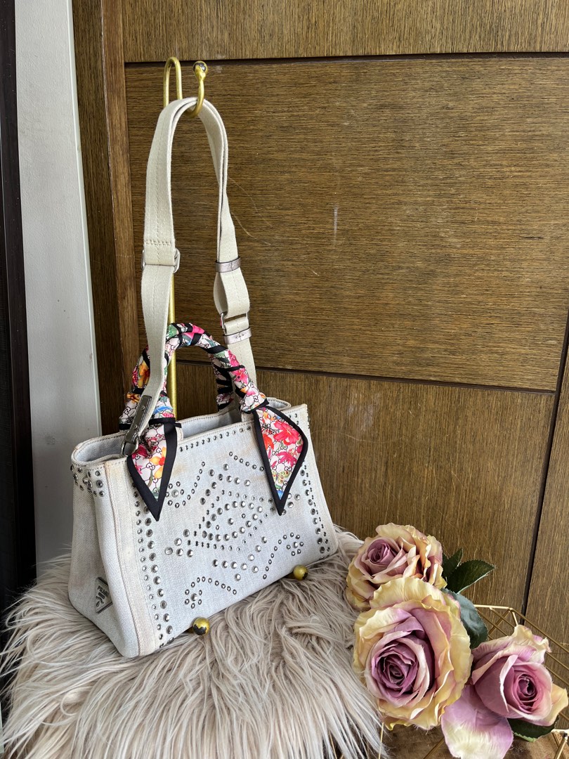 Prada Canapa (for recolor) on Carousell