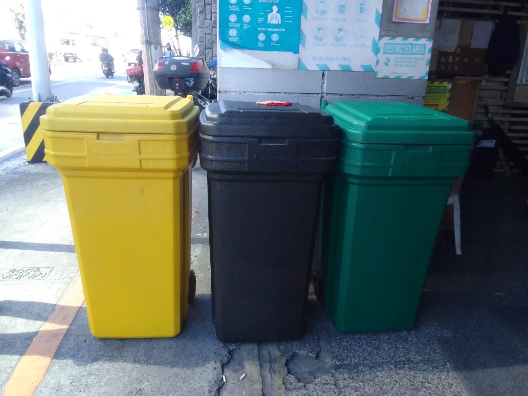 roller king bin trash bin, Furniture & Home Living, Cleaning & Homecare ...