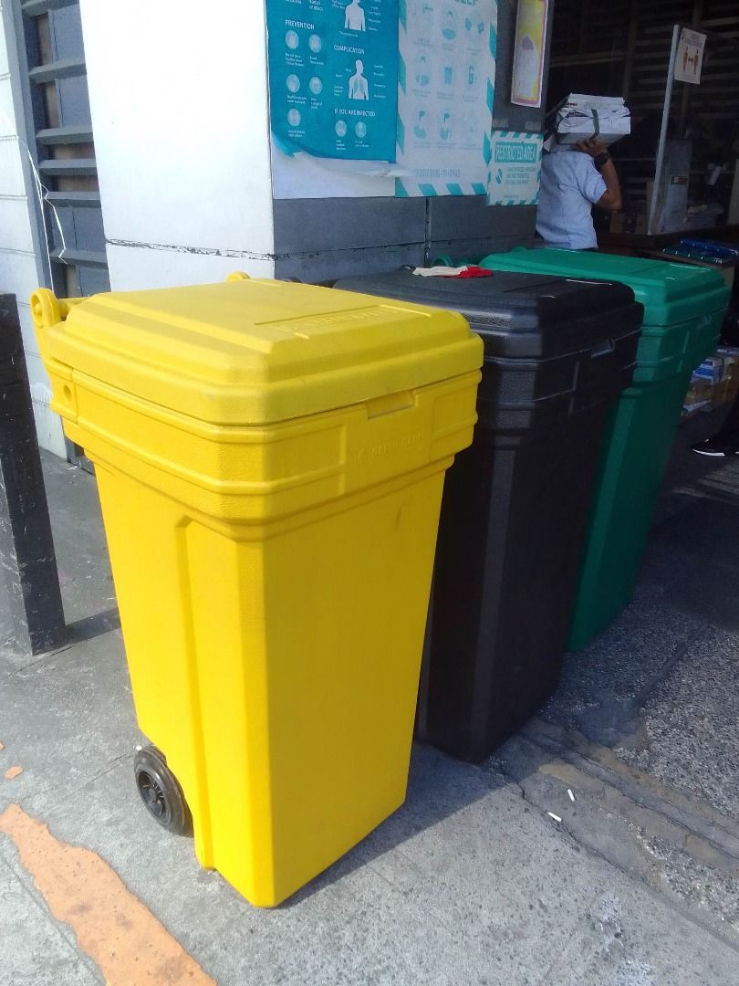 roller king bin trash bin, Furniture & Home Living, Cleaning & Homecare ...