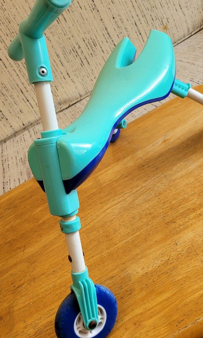 Scuttle bug tricycle, Babies & Kids, Infant Playtime on Carousell