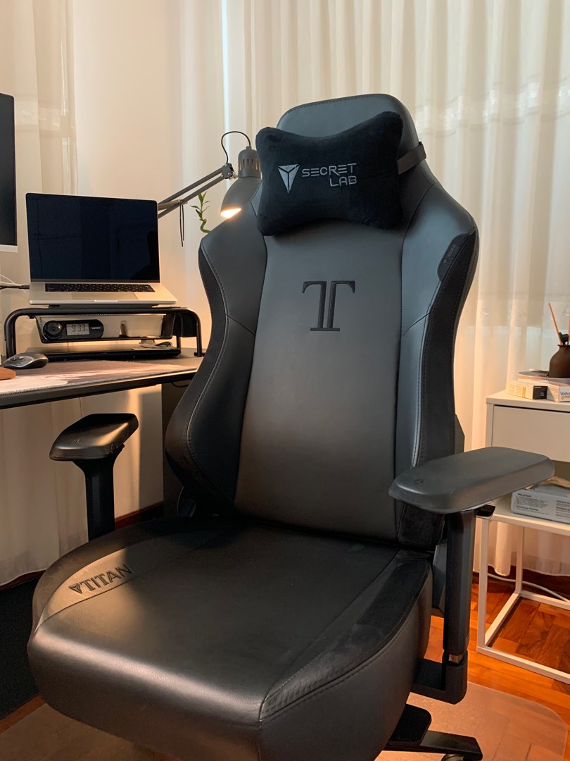 Secretlab TITAN 2020 BLACK (1 year warranty left), Furniture & Home ...